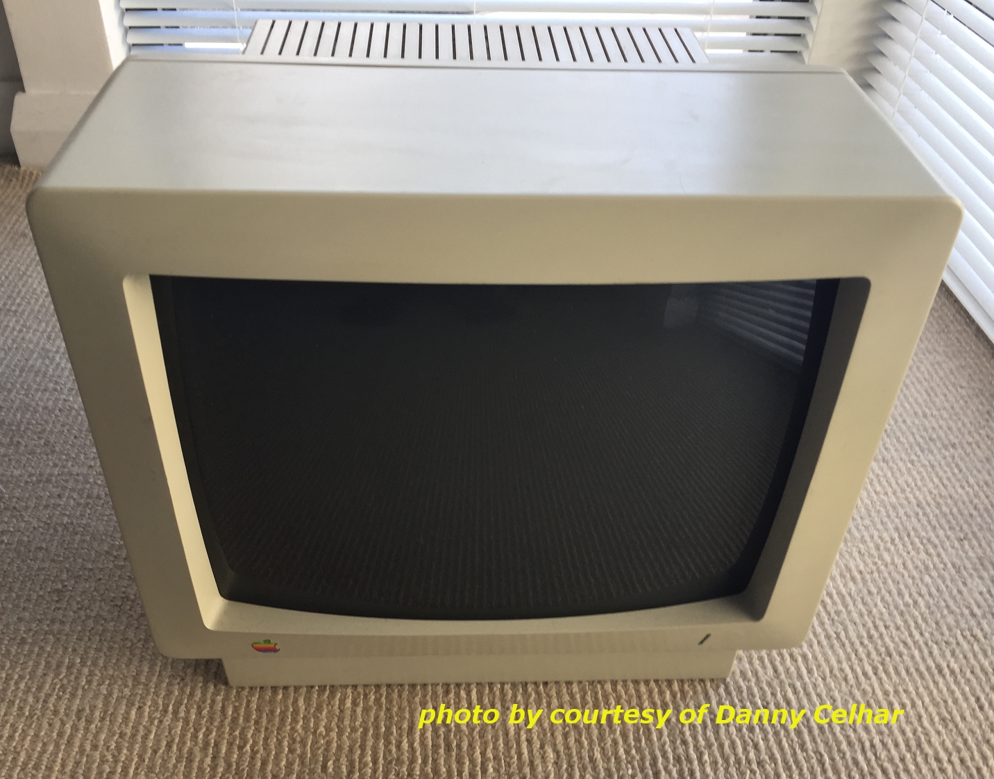 Platinum Apple IIe & AppleColor Monitor - International Varieties