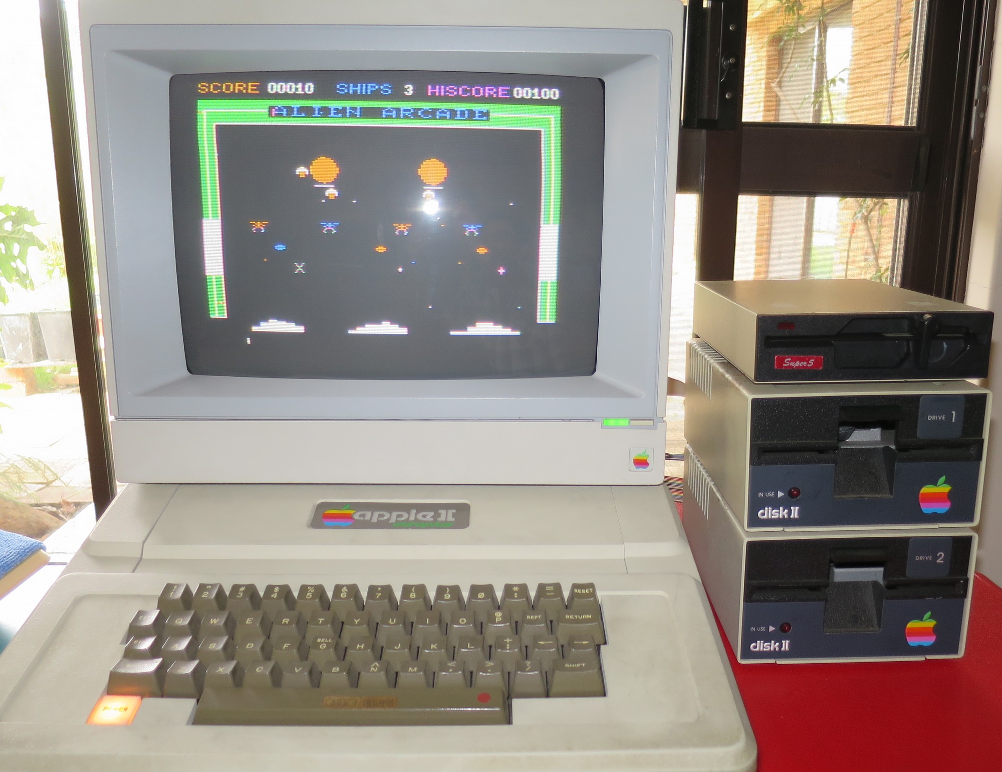 Platinum Apple IIe & AppleColor Monitor - International Varieties